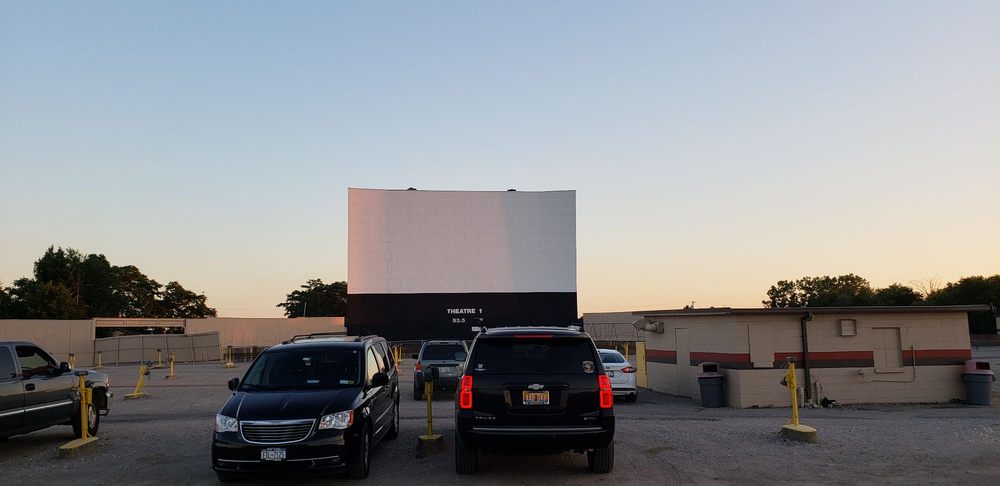 The country's most retro-tastic drive-in theaters | Roadtrippers