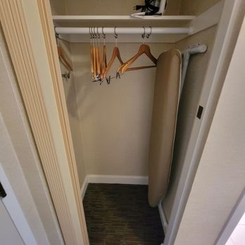 CHELSEA INN - Updated October 2025 - 50 Photos & 128 Reviews - 2095 ...