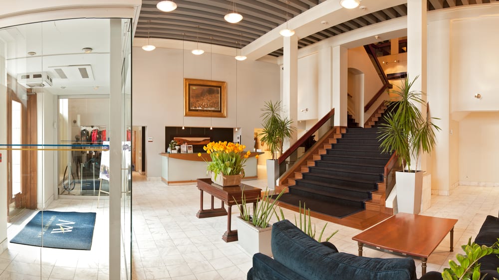 SERVICE SANTÉ CLUB SPORTIF MAA - Updated January 2026 - 2070 Rue Peel ...