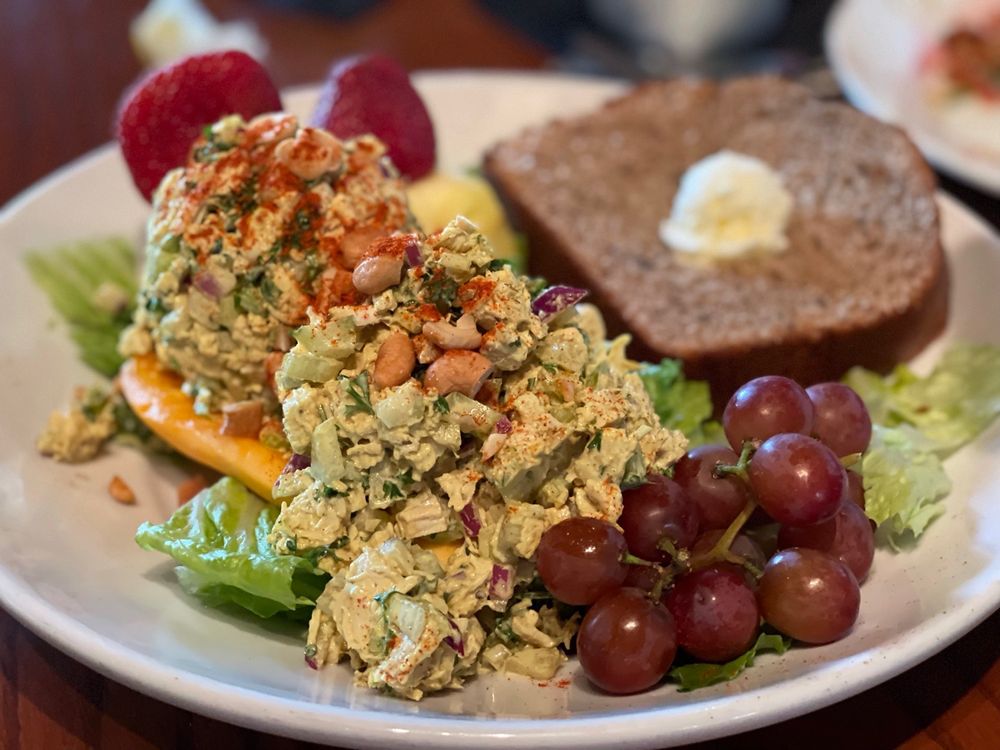 CEDAR CREEK INN - 961 Photos & 954 Reviews - 20 Pointe Dr, Brea ...