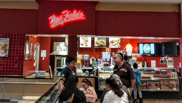 MRS. FIELDS BREA MALL - 30 Photos & 27 Reviews - Bakeries - 2116 Brea ...