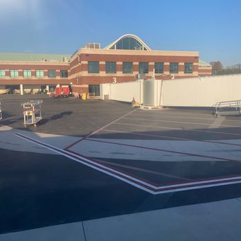 LYNCHBURG REGIONAL AIRPORT - Updated June 2025 - 44 Photos & 44 Reviews ...