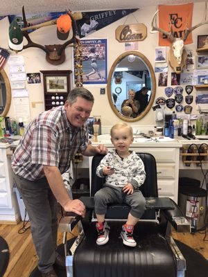 EARL’S BARBER SHOP - Updated April 2025 - 53 Reviews - 204 Central Way ...