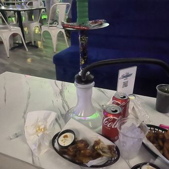 SWIGZZ RESTAURANT AND LOUNGE - Updated September 2025 - 68 Photos & 31 ...