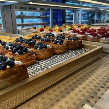 PARIS BAGUETTE - Updated January 2025 - 117 Photos & 50 Reviews - 7855 ...