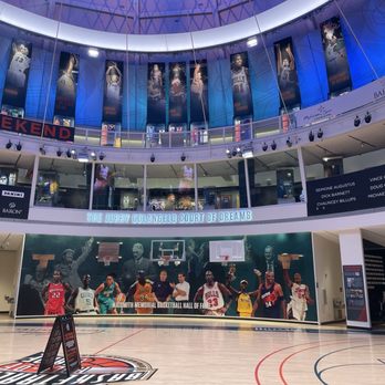 BASKETBALL HALL OF FAME - Updated December 2025 - 738 Photos & 159 ...