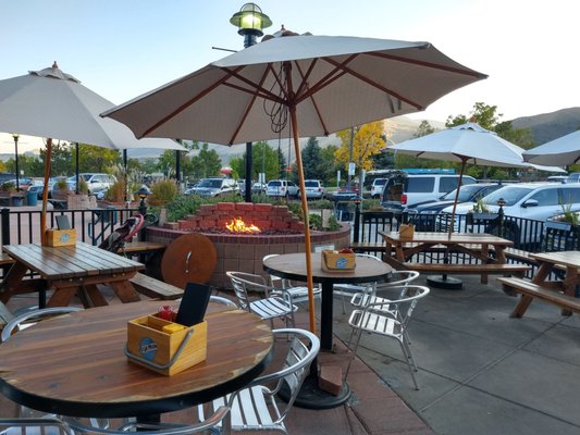 CAST IRON TAVERN - 199 Photos & 271 Reviews - 111 N Rubey Dr, Golden ...