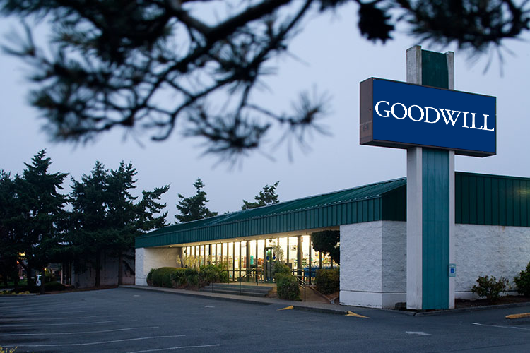 LYNNWOOD GOODWILL - Updated December 2025 - 32 Photos & 75 Reviews ...