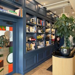 THE ARTIST TREE - Updated July 2025 - 156 Photos & 103 Reviews - 8625 ...