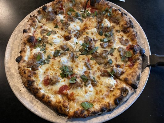 LOGAN’S TABLE - Updated September 2025 - 93 Photos & 123 Reviews - 16 ...