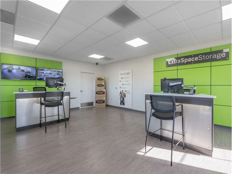 EXTRA SPACE STORAGE - Updated December 2025 - 25 Photos & 23 Reviews ...