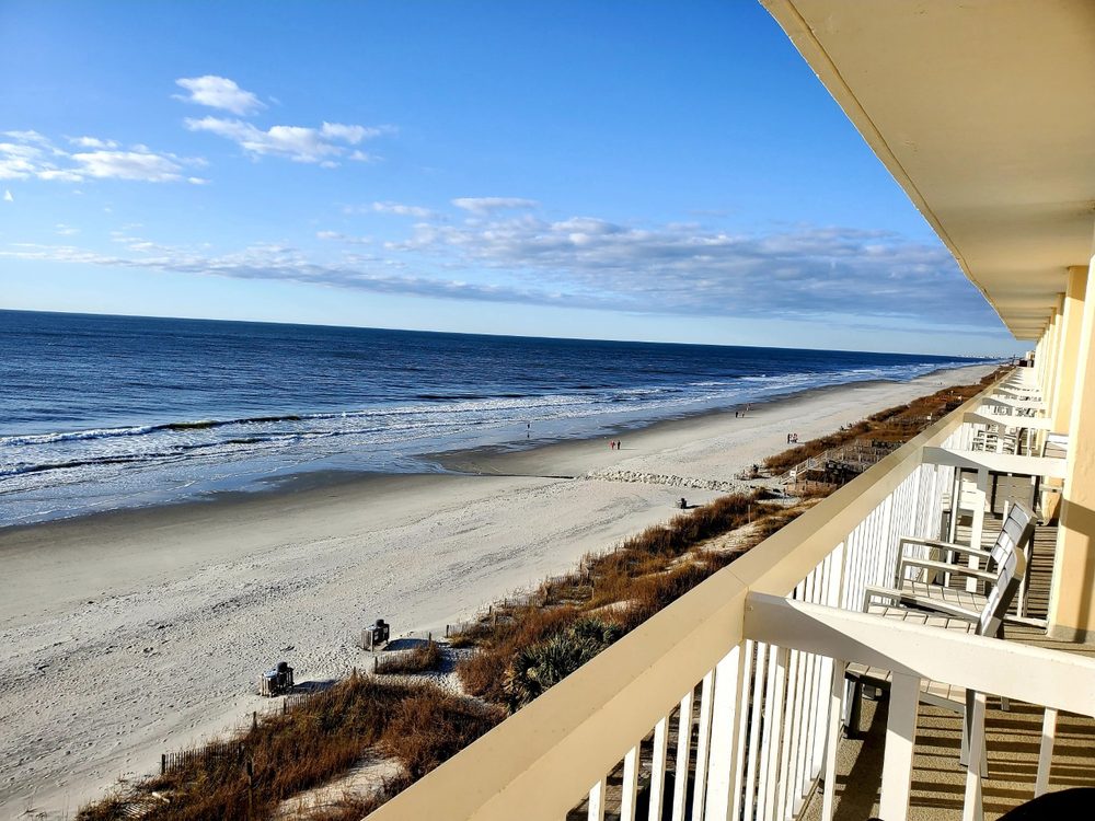 HOLIDAY INN RESORT OCEANFRONT @ SURFSIDE BEACH - Updated August 2024 ...