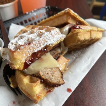 DESTINATION SMOKEHOUSE & EATERY - Updated May 2024 - 822 Photos & 741 ...