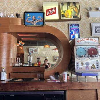 THE WELCOME BACK LOUNGE - Updated September 2024 - 111 Photos & 109 ...
