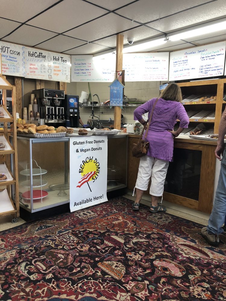 BEACH DONUT SHOP - 70 Photos & 114 Reviews - 344 E Main St, Clinton, CT ...