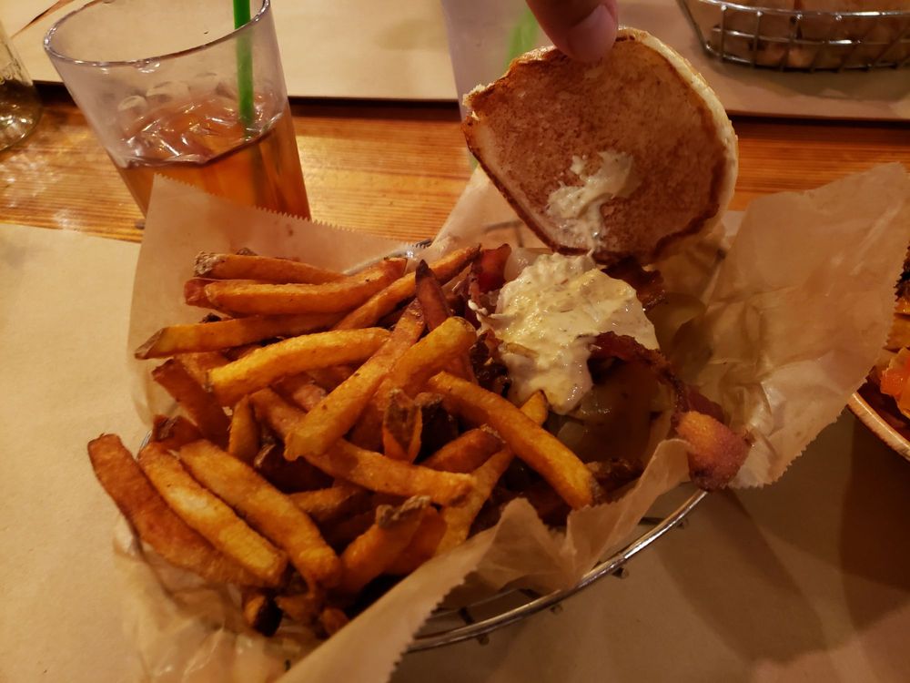 FARM BURGER - DECATUR - 552 Photos & 882 Reviews - Burgers - 410B W ...