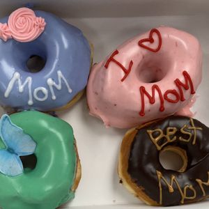HONEST ABE’S DONUTS - 13 Photos & 13 Reviews - 201 W Park Ave ...