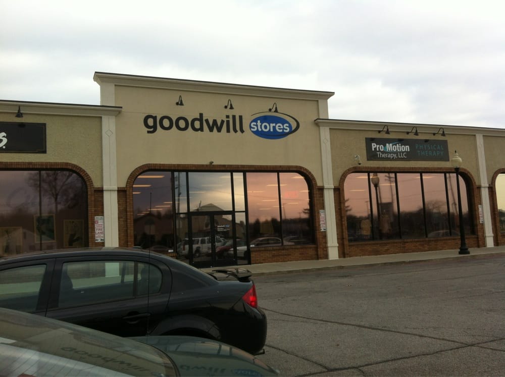 GOODWILL STORE AND DONATION CENTER - Updated July 2025 - 950 W Norton ...