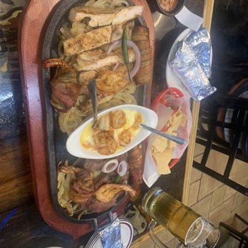 EL REFU - Updated December 2025 - 53 Photos & 29 Reviews - 7875 ...