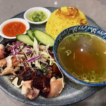 GOLDEN SMELL MEE - Updated November 2025 - 60 Photos & 17 Reviews - 142 ...