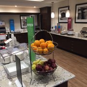 HAMPTON INN BY HILTON NEW PALTZ - 139 Photos & 34 Reviews - 4 S Putt ...