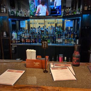 SPLINTERS AXE HOUSE AND TAVERN - 16 Photos - 590 Carl Vinson Pkwy ...