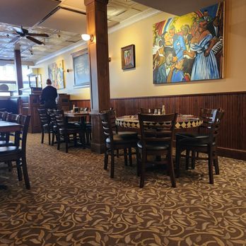 UPTOWN CAFE - Updated July 2025 - 585 Photos & 767 Reviews - 102 E ...
