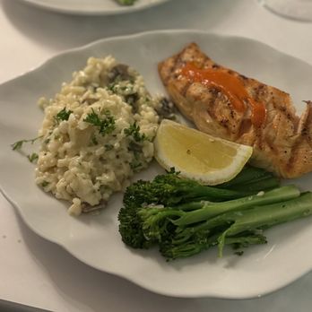 CHOUCHOU FRENCH BISTRO - Updated August 2024 - 242 Photos & 92 Reviews ...