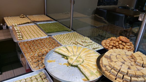 CROWN PASTRIES - Updated January 2026 - 91 Photos & 37 Reviews - 5083 ...