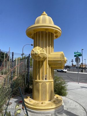 WORLDS LARGEST FIRE HYDRANT - Updated May 2026 - 116 N 9th St, Las ...