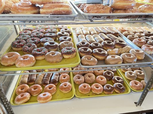 THE GOLDEN DONUT - Updated October 2025 - 16 Photos & 52 Reviews - 4850 ...