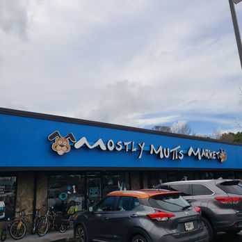 MOSTLY MUTTS MARKET - Updated October 2025 - 22 Photos & 11 Reviews - 5505 Bells Ferry Rd ...