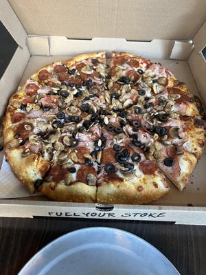 ZEEKS PIZZA - Updated August 2025 - 91 Photos & 245 Reviews - 2525 NE ...