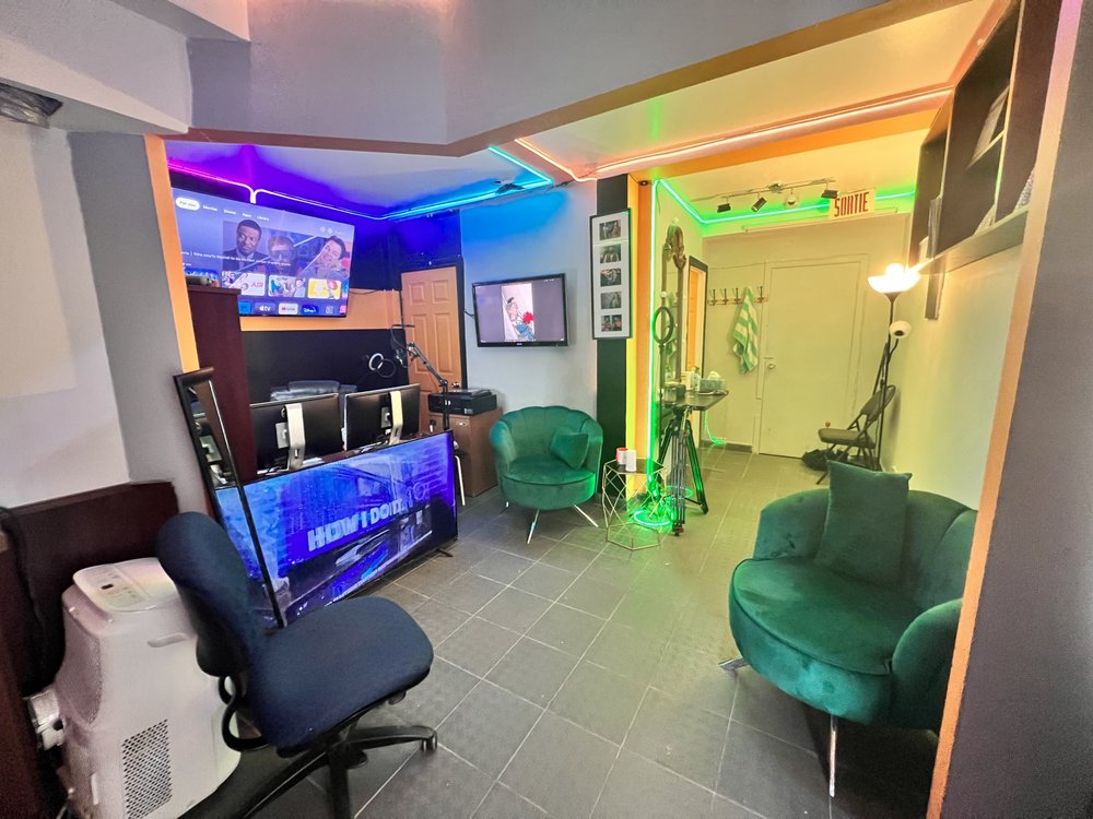 PHOTO TAB STUDIO - Updated March 2025 - Request a Quote - 694 Rue Saint ...