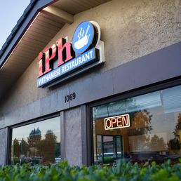 IPHO - Updated October 2025 - 125 Photos & 31 Reviews - 1069 E Capitol ...