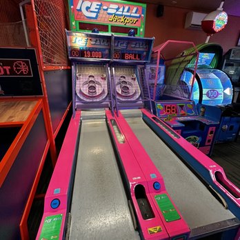 RUCKUS ROOM ARCADE AND FUN CENTER - Updated January 2026 - 28 Photos ...