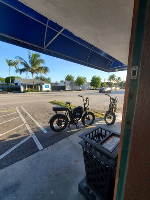 SAIL INN - Updated June 2025 - 16 Photos & 28 Reviews - 657 George Bush ...