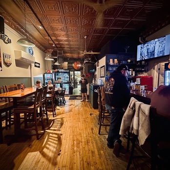 CARDINAL PIZZA - Updated May 2024 - 115 Photos & 118 Reviews - 10 E ...