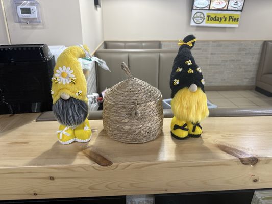 BIZZEE BEES CAFE & PIES - Updated August 2025 - 41 Photos & 11 Reviews ...