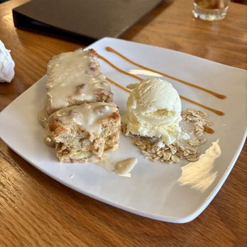 LEOGRETA - Updated October 2025 - 585 Photos & 307 Reviews - 301 W Main ...