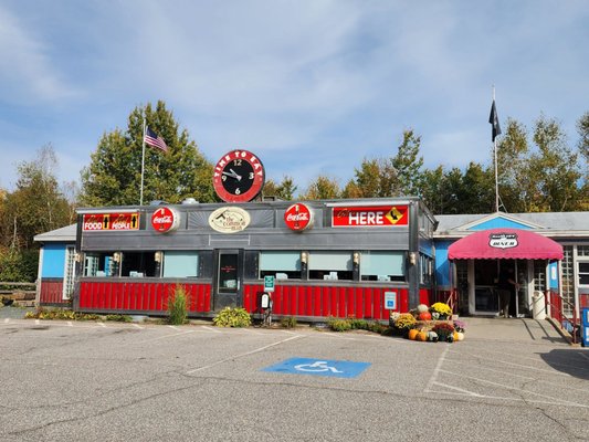 ROUTE 104 DINER - Updated August 2025 - 72 Photos & 142 Reviews - 752 ...