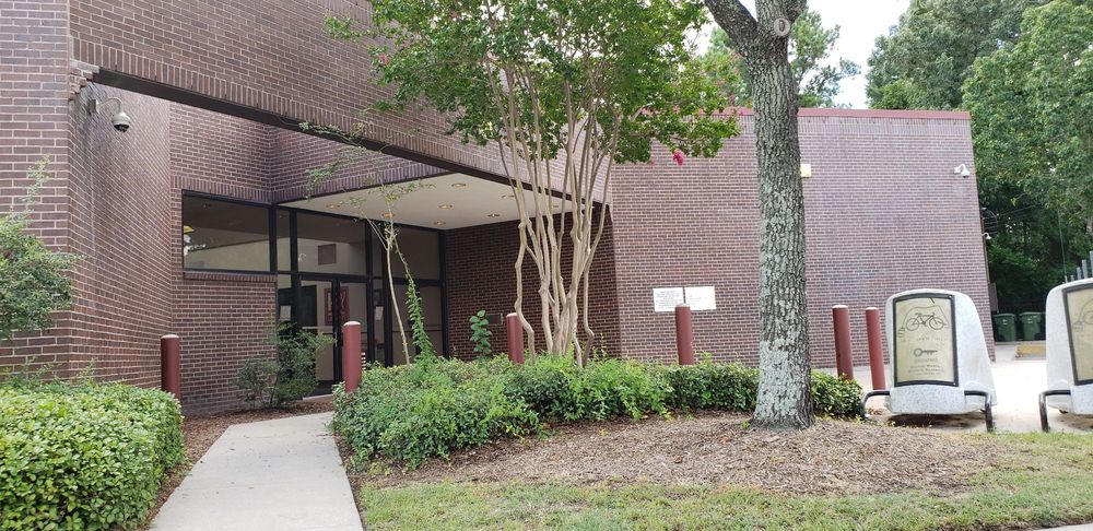 SCENIC WOODS REGIONAL LIBRARY - Updated September 2025 - 10677 ...