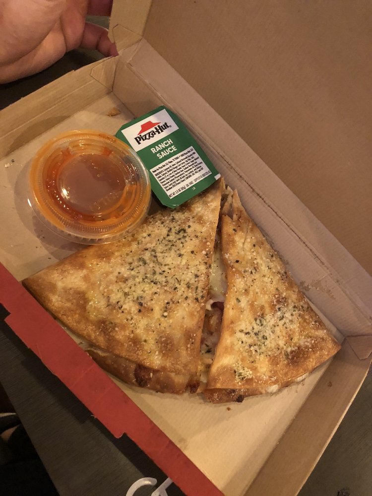 PIZZA HUT - Updated October 2025 - 16 Photos & 29 Reviews - 1048 ...