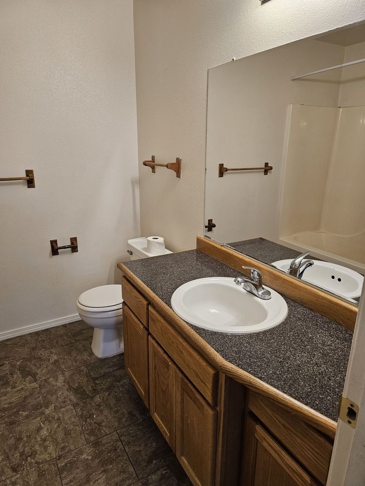 ISH RANCH ESTATES - Updated November 2025 - 19 Photos - 701 Western Ave ...