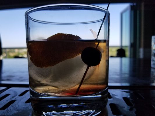 VANTAGE ROOFTOP BAR - Updated July 2025 - 64 Photos & 27 Reviews - 2675 ...