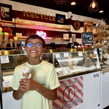ICECYCLE CREAMERY - Updated December 2025 - 324 Photos & 267 Reviews ...