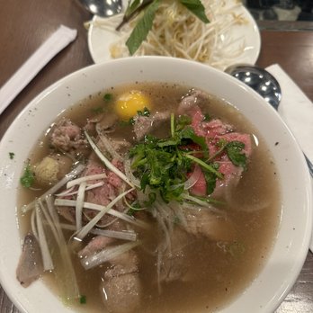PHO 37 - Updated August 2024 - 65 Photos & 40 Reviews - 1578 Robson ...