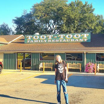 TOOT-TOOT FAMILY RESTAURANT - Updated December 2025 - 154 Photos & 249 ...