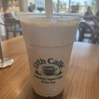 URTH CAFFE - Updated July 2025 - 389 Photos & 103 Reviews - 120 S Green ...