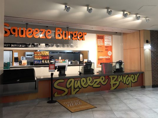 SQUEEZE BURGER - 83 Photos & 133 Reviews - 6900 Airport Blvd E ...